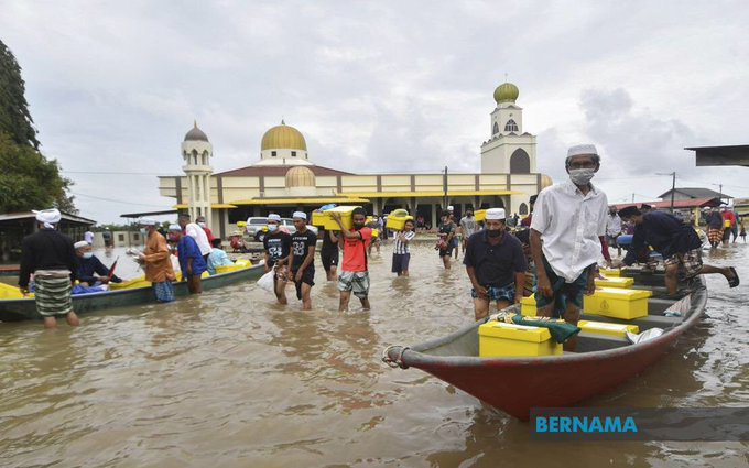 Jumlah Mangsa Banjir di Kelantan, Terengganu Terus Menurun – Manisfm